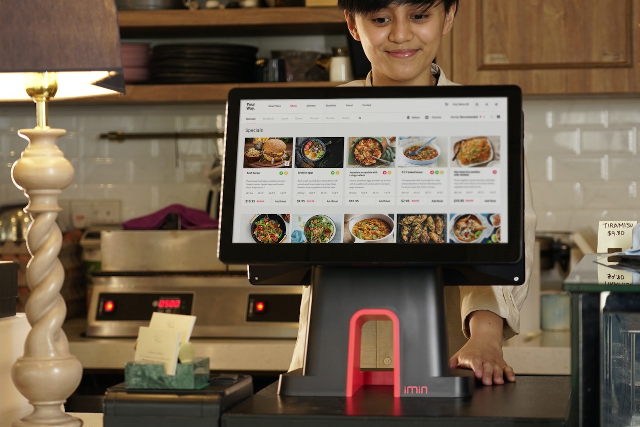 Take Control Of Your Restaurant's Finances With The Best POS System